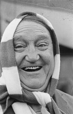 English actor and singer Arthur Mullard UK 1st December 1972 OLD PHOTO ...