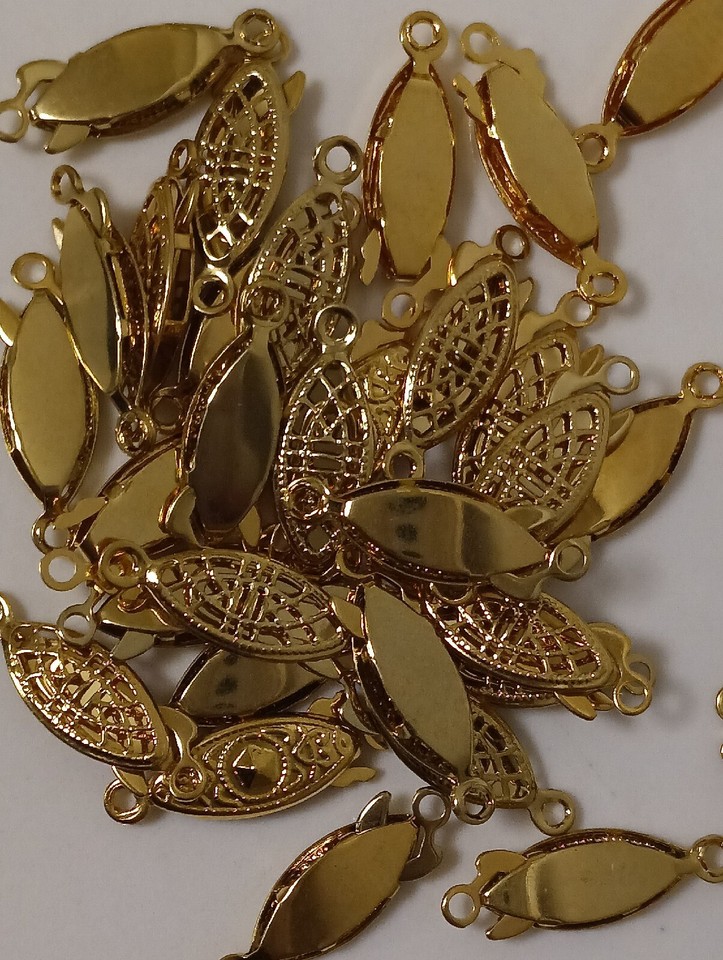 40 Gold Plated Brass Fish Hook Clasps Filigree Horse Eye Oval Fishhook ...