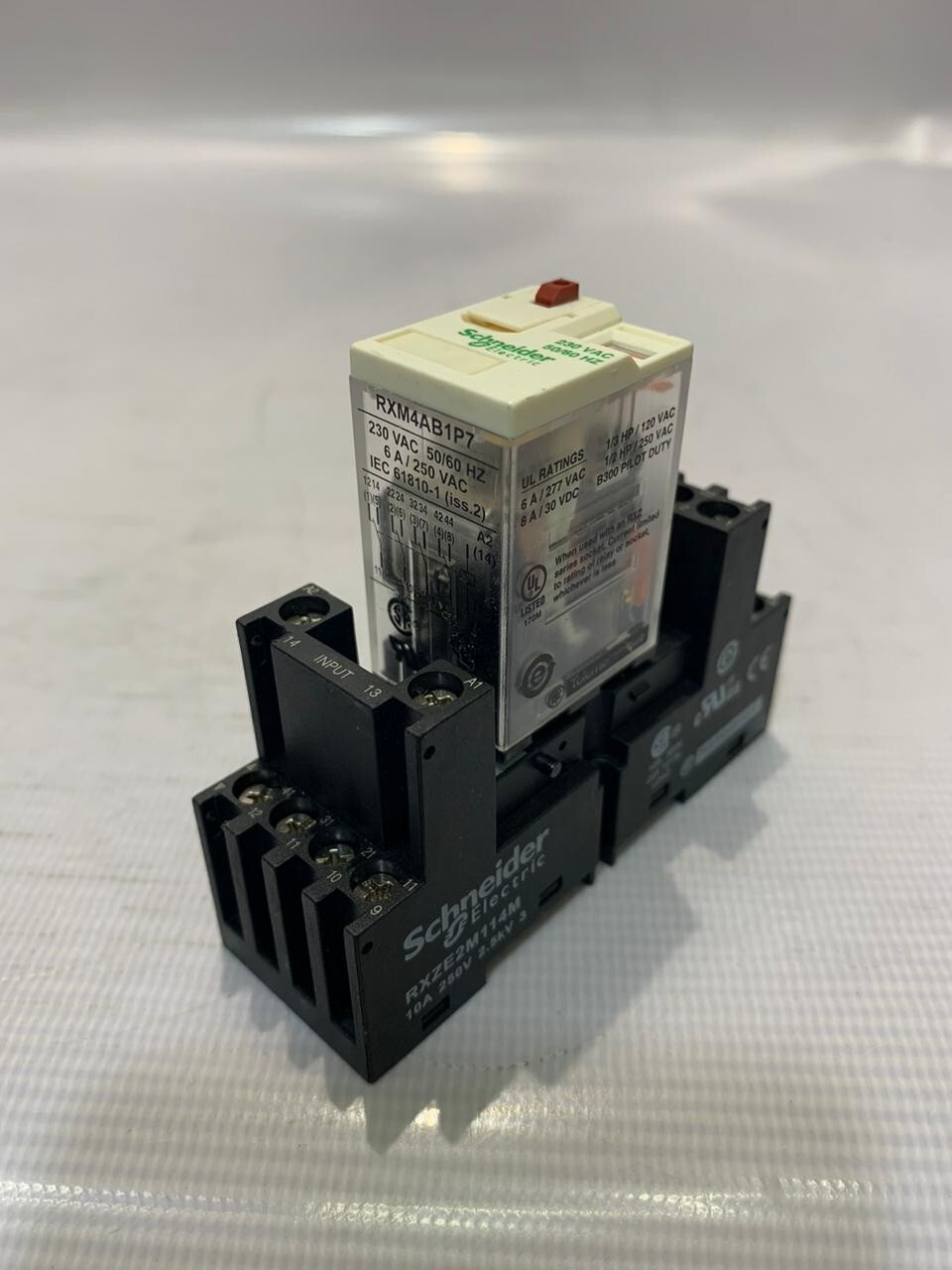 Schneider Electric / Relay & Socket / RXM4AB1P7 / RXZE2M114M | eBay