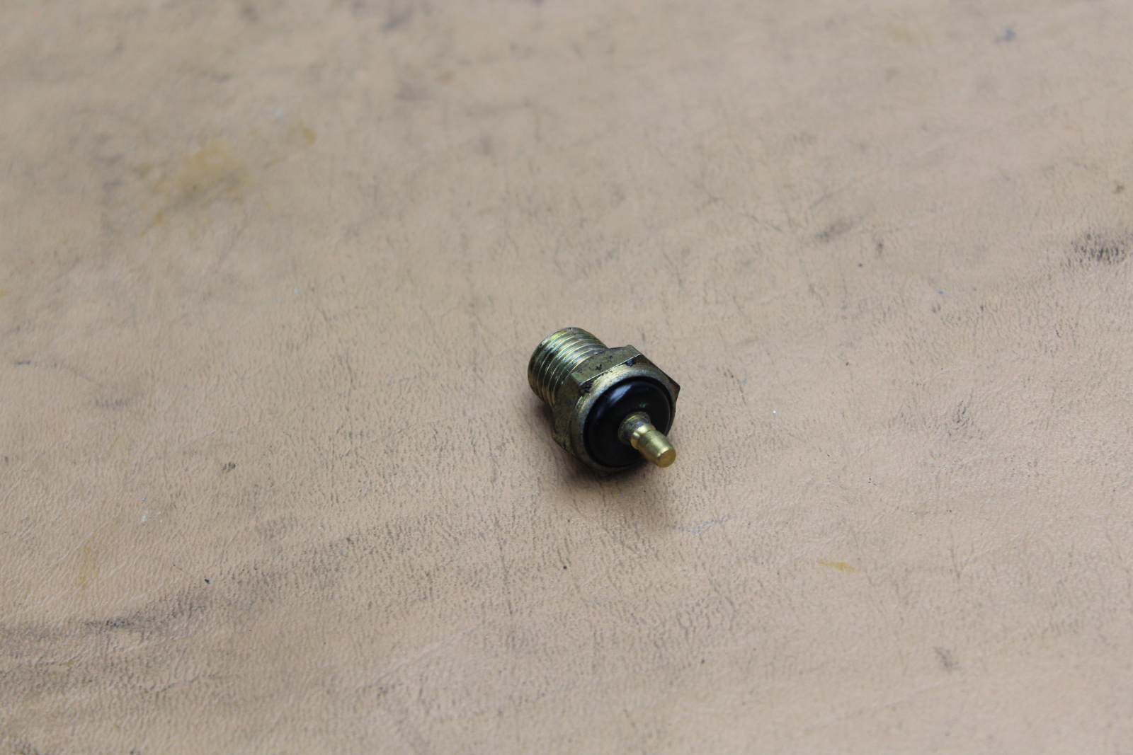 2005 KAWASAKI VN1600 MEAN STREAK (#386) SENSOR RELAY BOLT | eBay