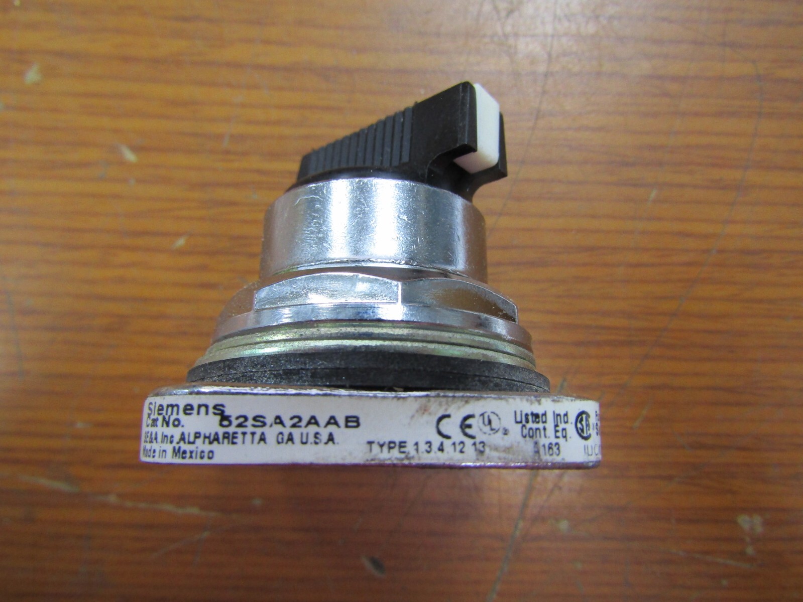 💥NEW SIEMENS OIL TIGHT 2 POSITION WHITE SELECTOR SWITCH 52SA2AAB | eBay