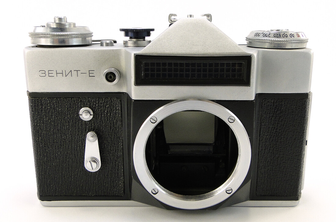 ⭐MINT⭐ 1982! ZENIT-E ЗЕНИТ Russian Soviet USSR SLR 35mm Camera M42 Body ...