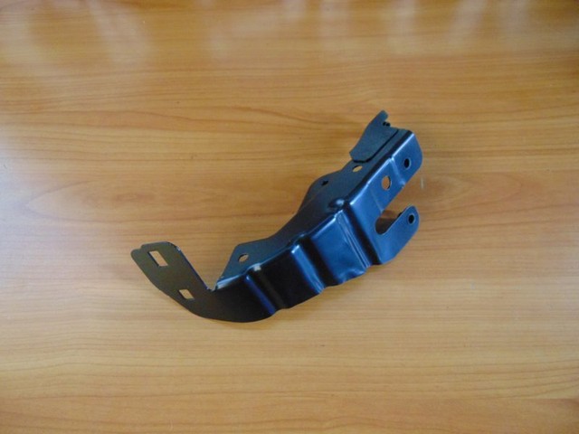Front Right Lamp Unit To Frame Bracket - C219 - Genuine - Mercedes ...