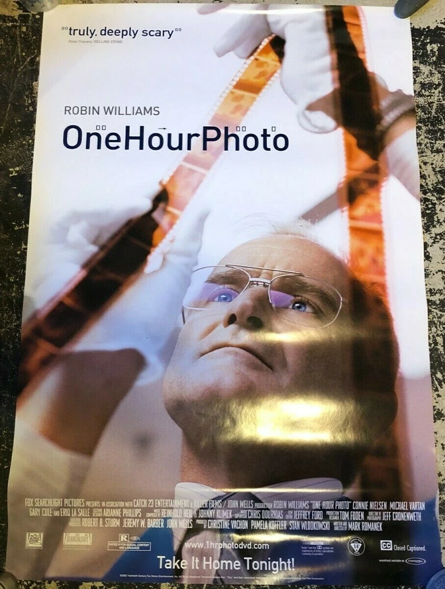 One Hour Photo Movie Poster