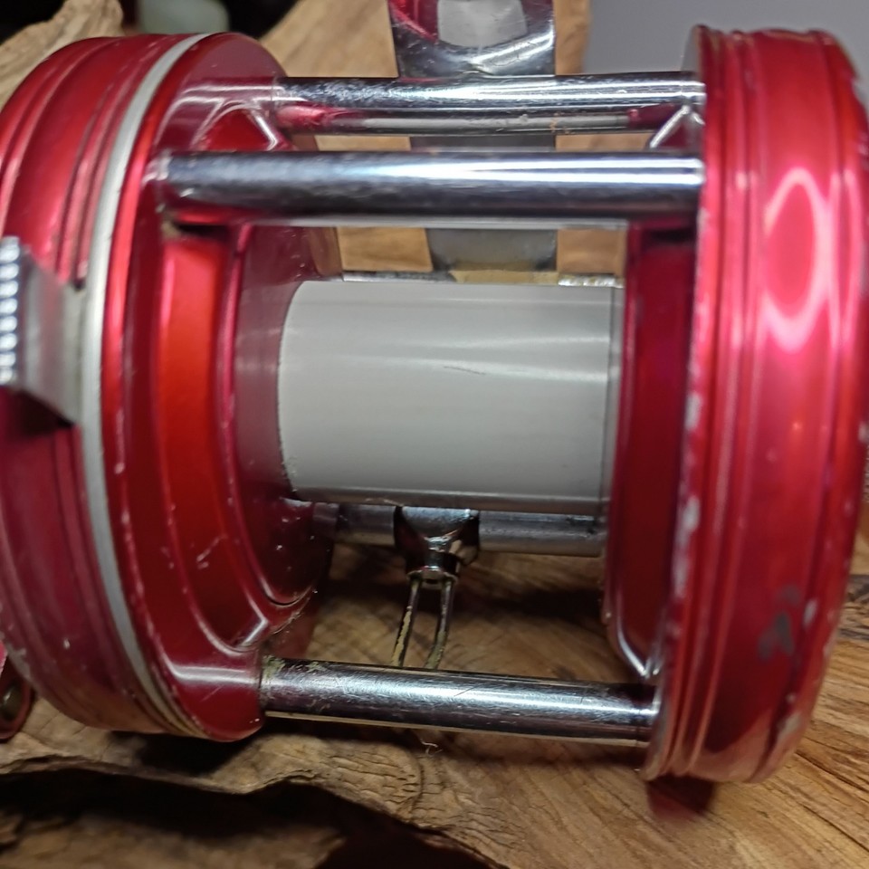 VINTAGE RH RED ABU GARCIA AMBASSADEUR 5000 BAITCASTER FISHING REEL | eBay