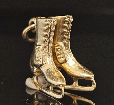 14K Yellow Gold Pair Of Ice Skates Charm Pendant Laced Skating Vintage ...