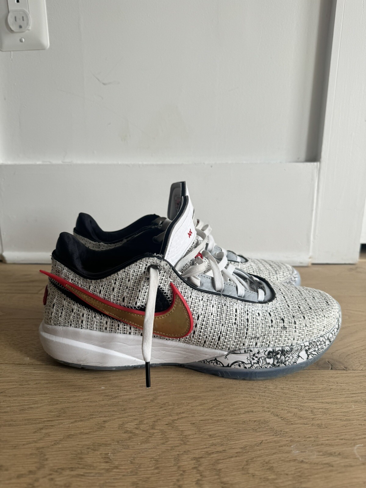 Nike LeBron XX 20 The Debut 2022 White/black - Size 11 - Gem