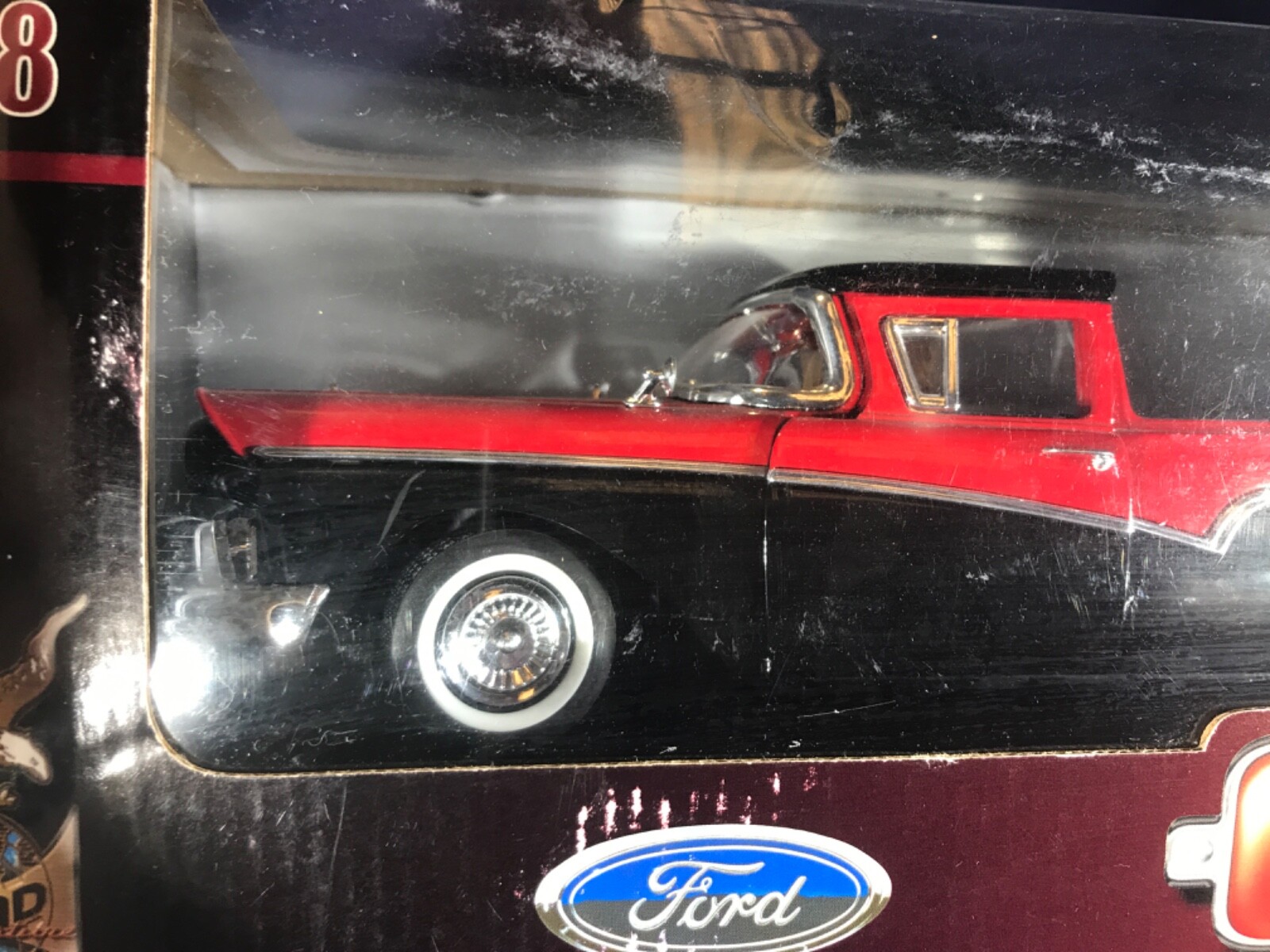 J4-40 ROAD SIGNATURE 19357 FORD RANCHERO PICKUP - 1:18 SCALE DIE CAST