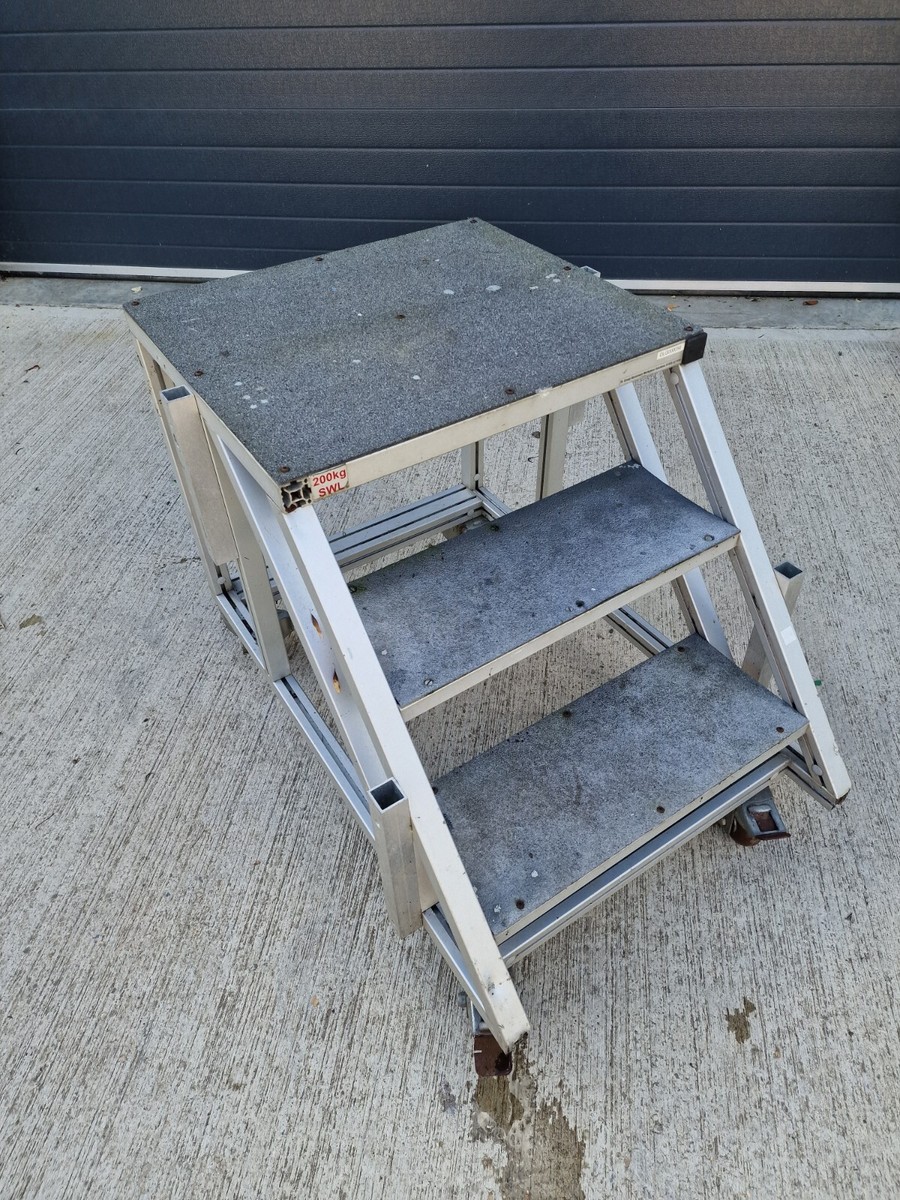 Portable Work Platform On Wheels