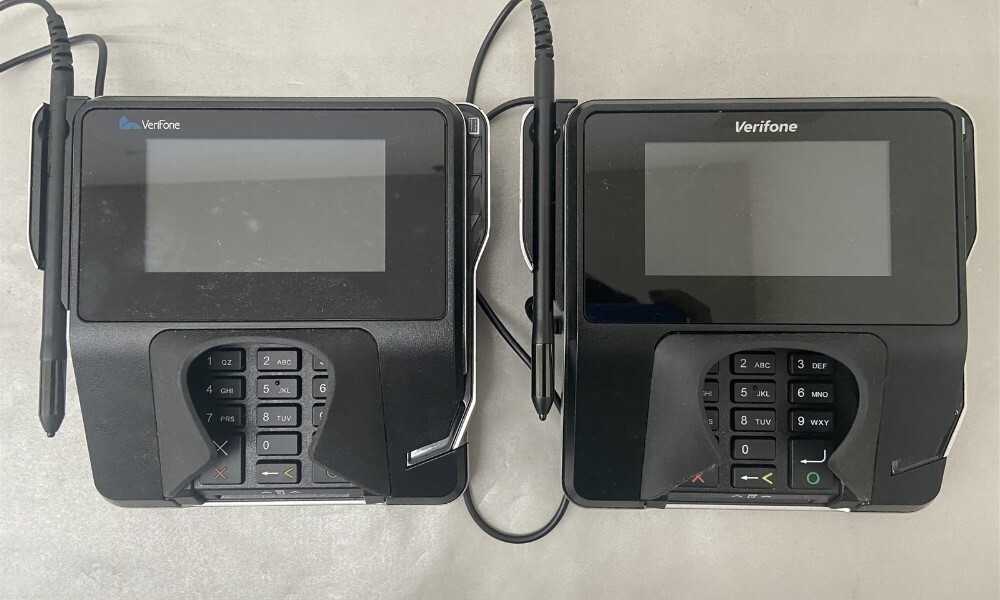 Lot of 2 Verifone MX 915 Credit Card Terminals w/ Chip Reader & Pen 132 ...