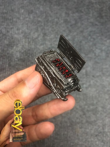 1/6 Hot Toys MMS190 AVP Alien Vs Predator Scar Forearm Armor for Action ...