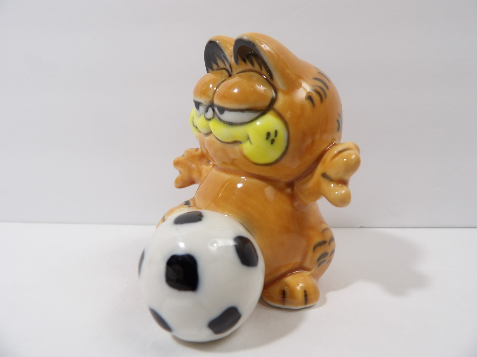 Old Ceramic Garfield Playing With Soccer Ball Figurine ~ 2 1/2" Tall | eBay