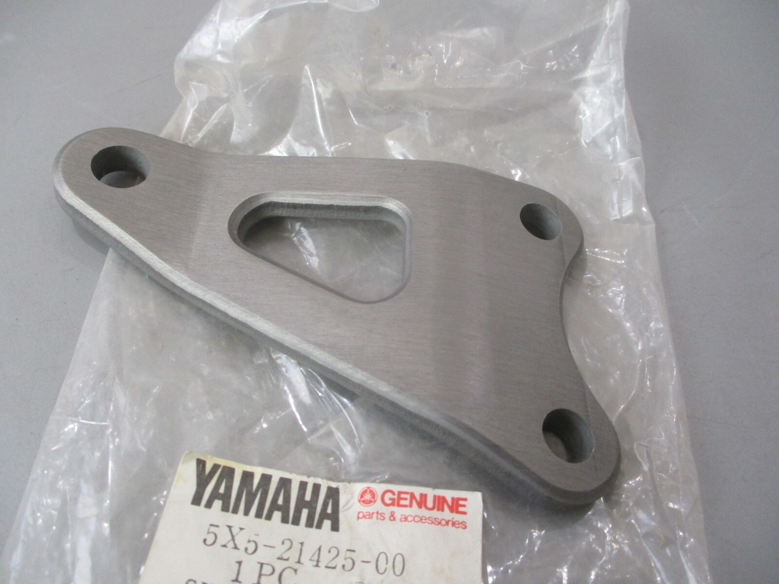NOS Yamaha OEM Rear Upper Bracket 1 1982 YZ250 5X5-21425-00 | eBay