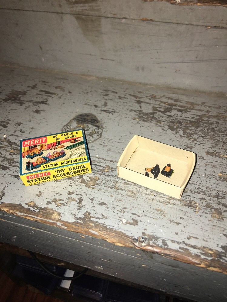 HO Scale Merit Station Accessories Sacks & Barrels - Traffic Cones ...