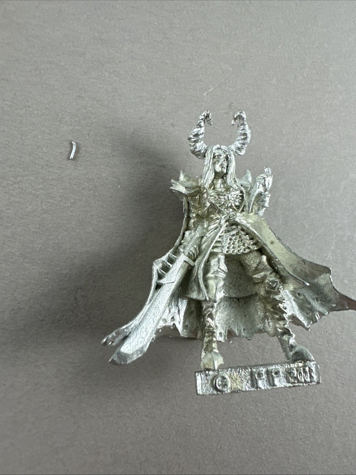 WARMACHINE HORDES CRYX PIRATE QUEEN SKARRE METAL Pre-Owned | eBay