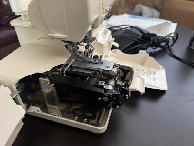 Baby Lock Imagine BLE1AT Electric Serger Sewing Machine Self Threading ...