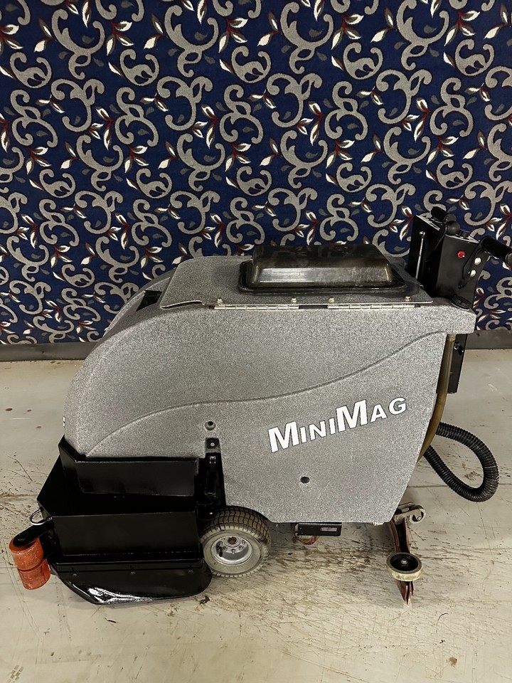 Tomcat Minimag 26D 26" Floor Scrubber with Batteries, Charger and FREE ...