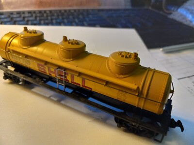 HO GAUGE SHELL OIL TANK CAR #2005 GOLD IN COLOR | eBay