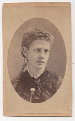 ANTIQUE CDV C. 1880s E. DECKER GORGEOUS YOUNG LADY IN FANCY DRESS ...