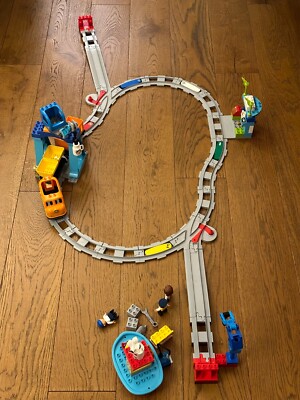 Lego Duplo Cargo Train - 10875 - Motorised Train push and go with ...