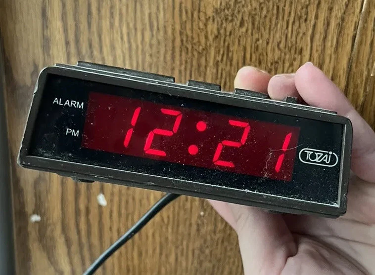 1980s Clock