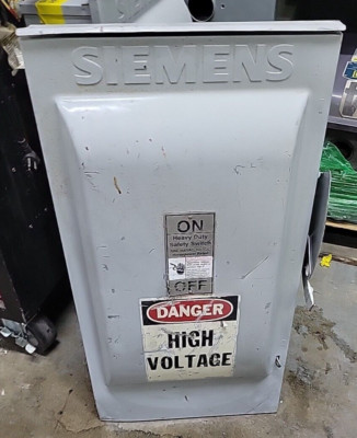 Siemens HF364R 200-Amp 3 Pole 480-600Volt 3 Phase FUSED see pics no ...