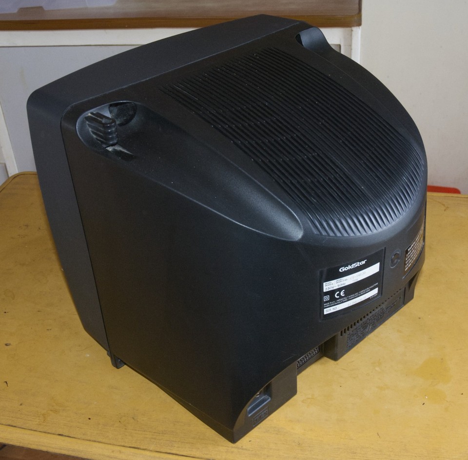 Goldstar CI-14E20 14" Portable CRT Colour TV Cube Television Retro ...