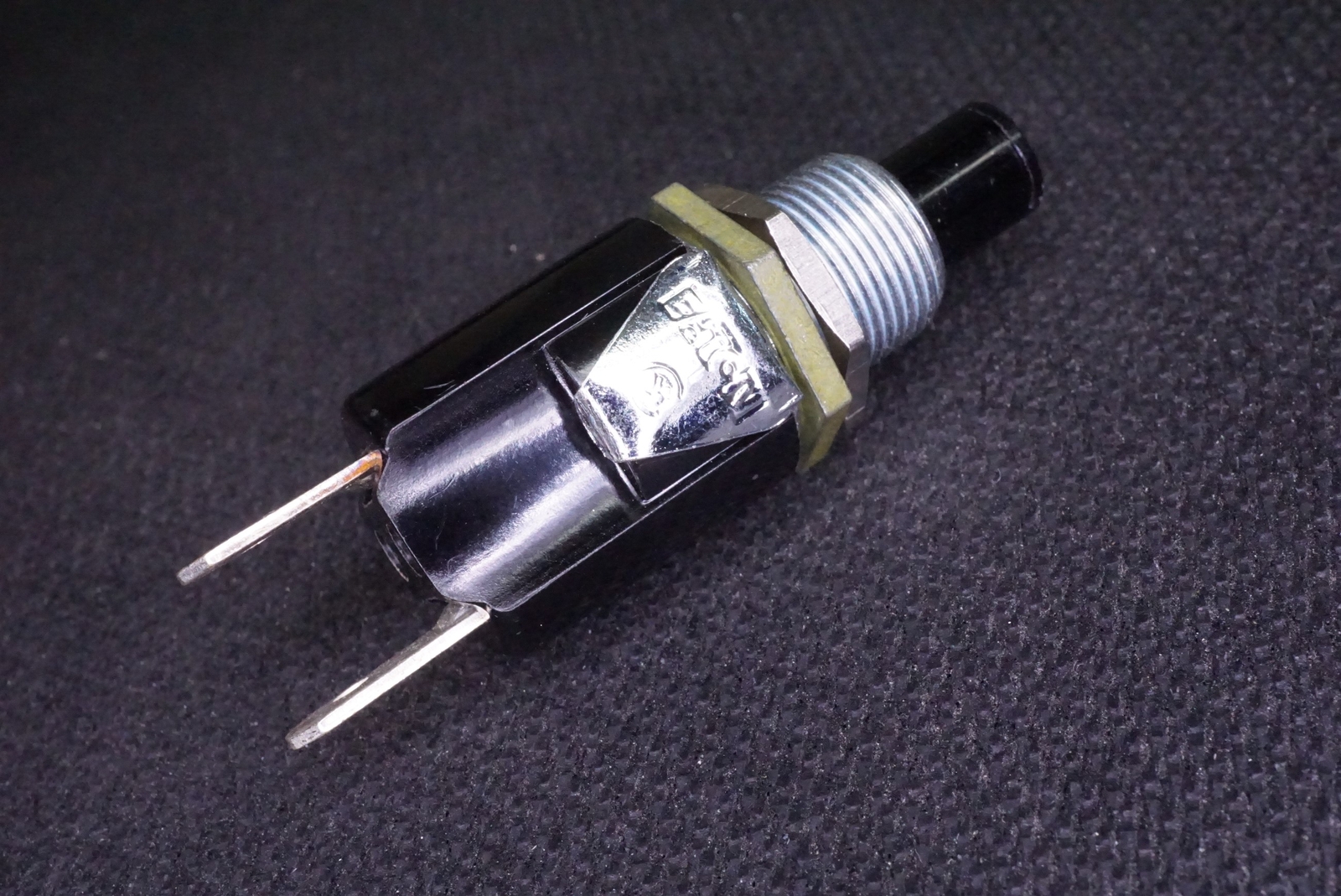 8411K11 Eaton Pushbutton Switch SPST-NO 1/4A 250V 3/4A 125V Spade Lug ...