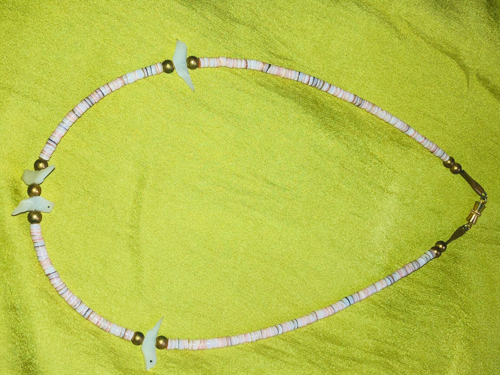 VINTAGE Genuine White Pink PUKA Shell Necklace w/birds Tiki Surfer 15. ...