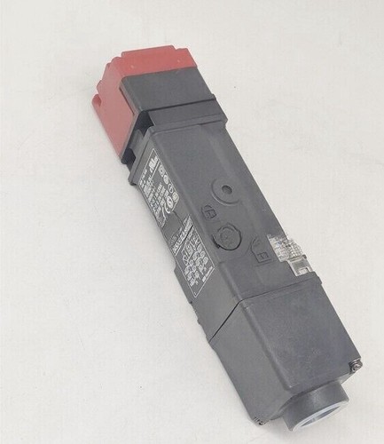 OMRON safety door switch D4SL-N2NFA-D4N NEW | eBay
