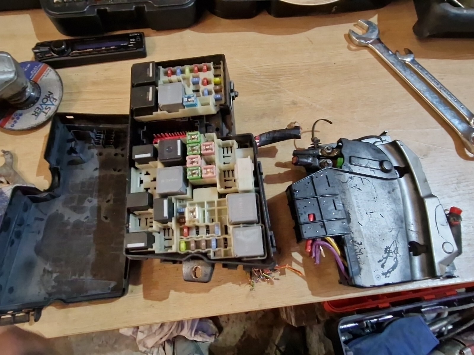 FORD FOCUS BATTERY FUSE RELAY BOX 2.0 tdci, AV6T-14A076-AB MK3 ST 2014 ...