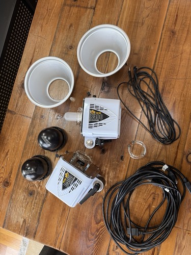 Alien Bees B400 Studio Strobes w/ Sync Cable And Extra Flash Bulb ...