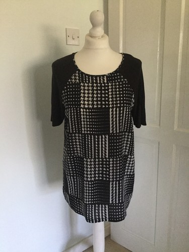 Black/white Dogtooth Patterned Short Sleeve Top. UK 12 | eBay