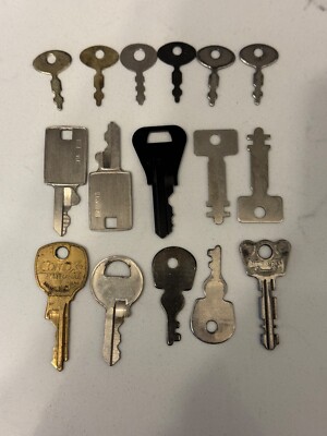 16 Various Luggage Steamer Trunk flat Cabinet Keys Vintage Keys Mixed ...