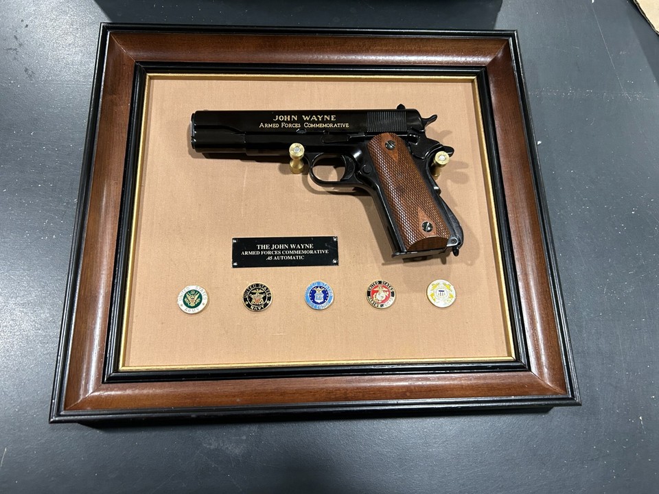 Vintage John Wayne Franklin Mint Armed Forces .45 Prop Gun w/ Display ...