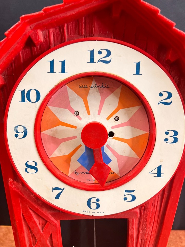 Vintage Wee Winkie Clock By Westclox Red Barn Cow Clock Little Red Rare ...