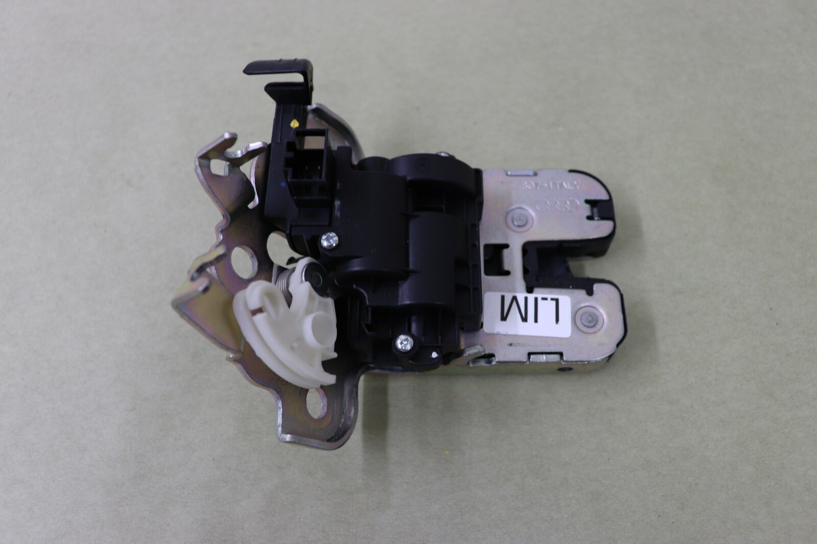 2012 12 AUDI A8L A8 D4 4.2L REAR TRUNK LOCK LATCH ACTUATOR 4H0827505 | eBay