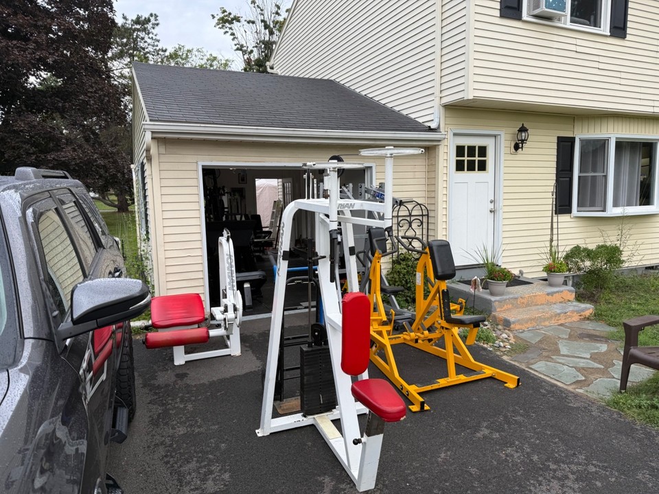 Classic Icarian gym equipment Pec/rear fly and matching prone hamstring ...