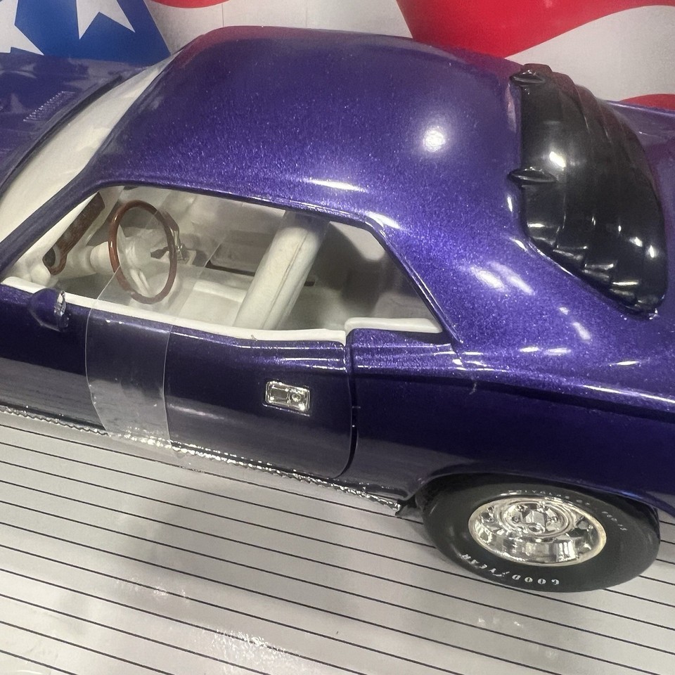 ERTL 1/18 1970 Plymouth Hemi Cuda VIOLET 1994 Club Mopar #1 7420 ...