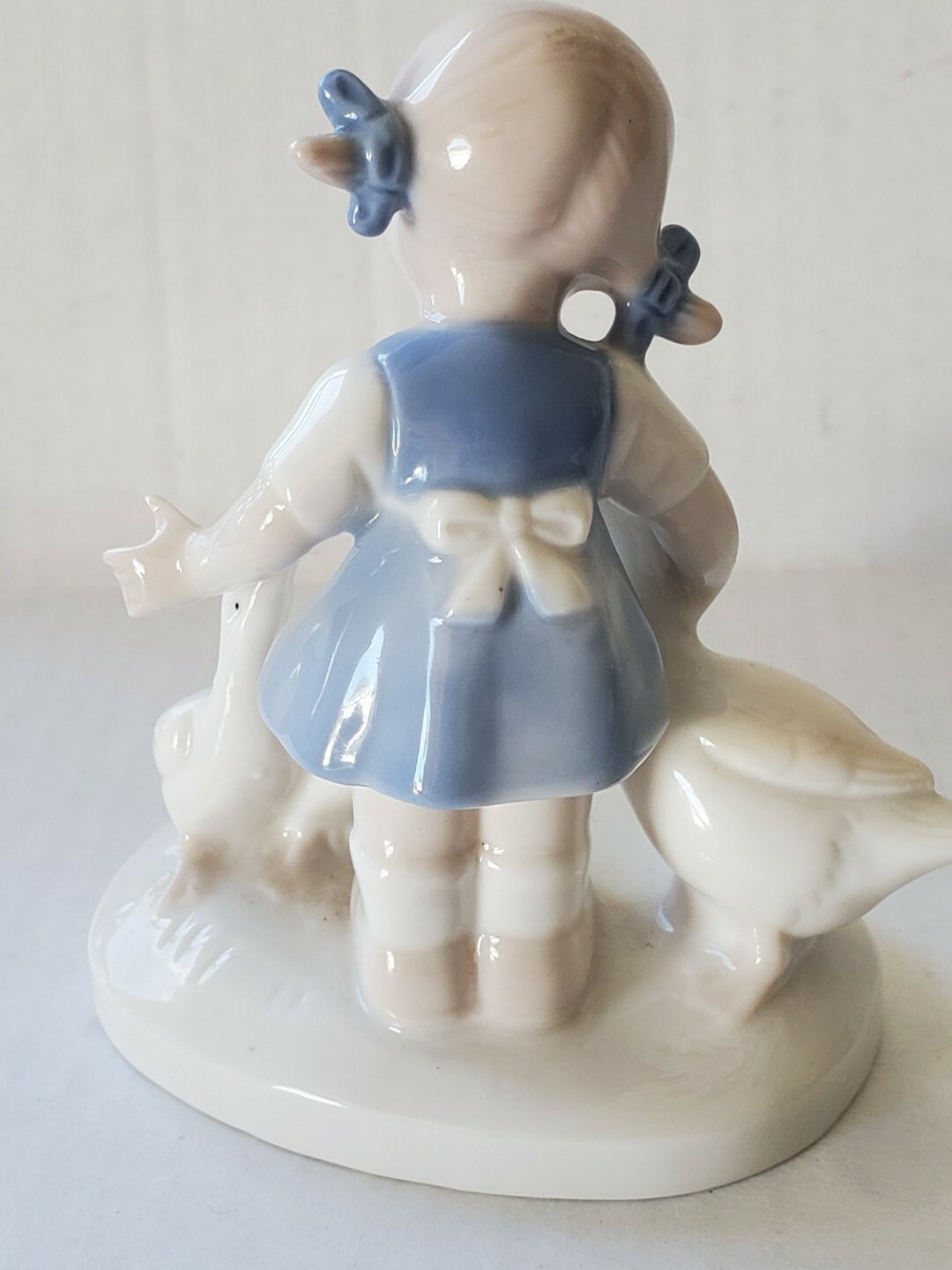 GIRL PEASANT GOOSE GEESE DUCKS PORCELAIN FIGURINE BLUE CROWN MARK DB | eBay