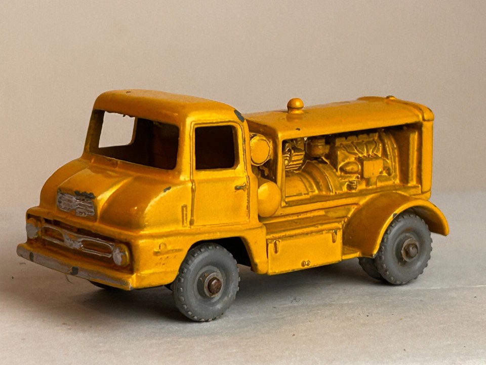 Matchbox No. 28 Thames Compressor Truck, Grey Plastic Wheels | eBay