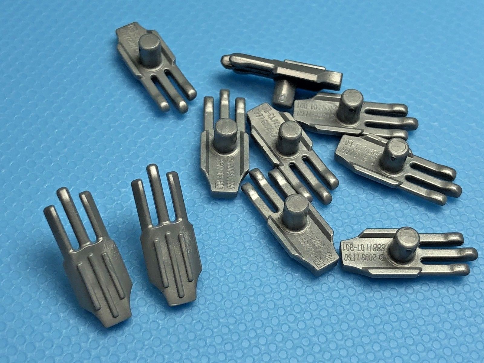 LEGO BULK LOT 22 MINIFIGURE WEAPON BLADED CLAW #88811 FLAT SILVER GRAY ...