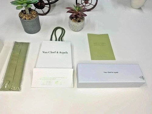 Van cleef & Arpels Bracelet case Green Suede Accessory Pouch vca Whole Set, USA | eBay
