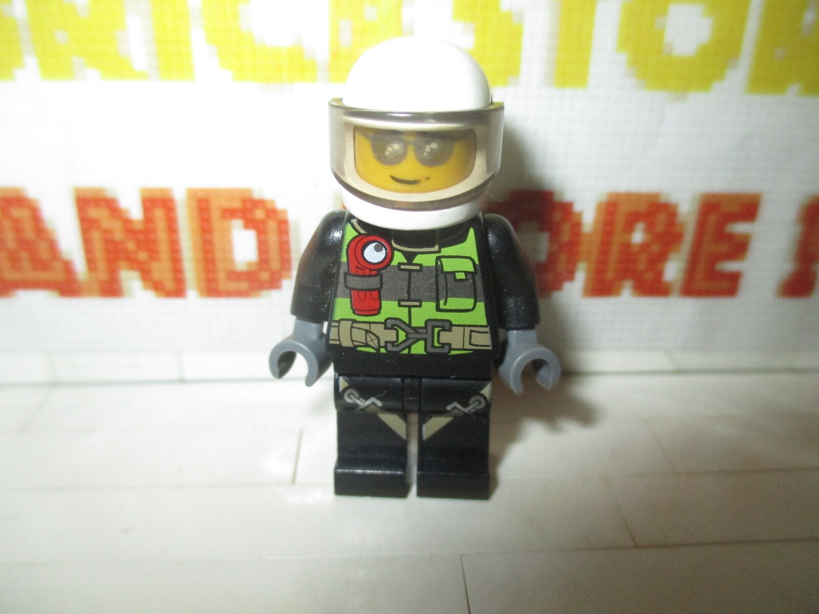 Lego - Minifigures - Fire - Reflective Stripes Flashlight 60110 cty0670 ...