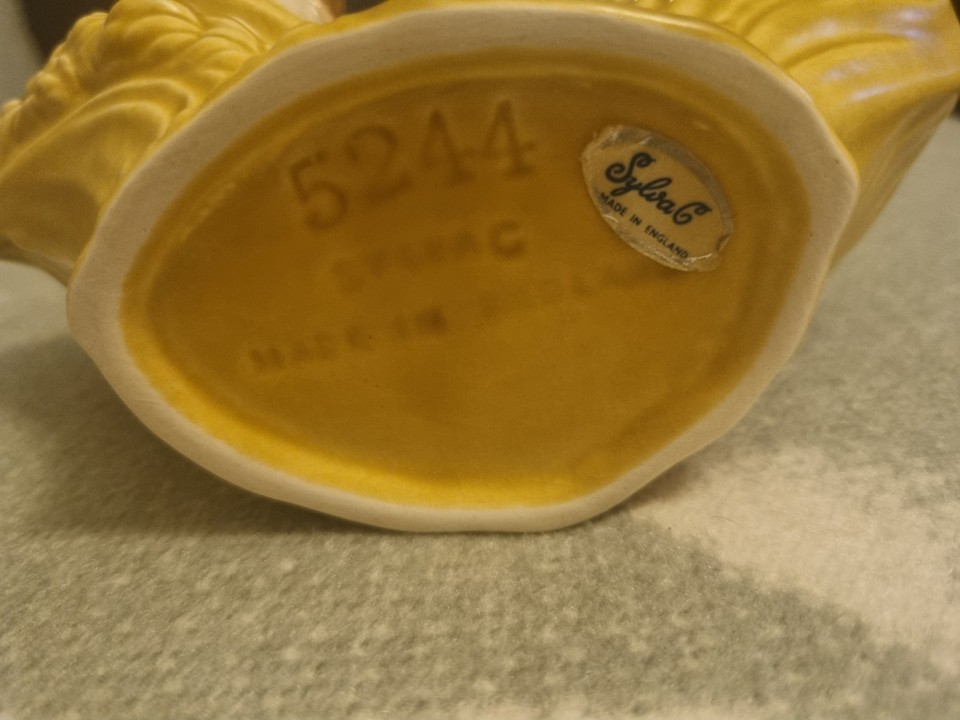 Vintage Sylvac 5244 Harvest Mouse in Wheat Basket Vase. | eBay UK