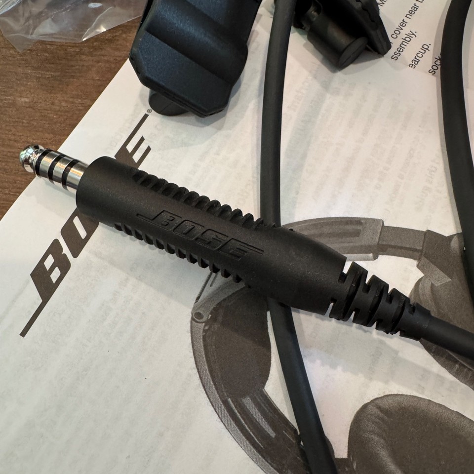 NEW Bose A20 BLUETOOTH Aviation Headset w/ Box, Case, etc. - U174 Plug ...