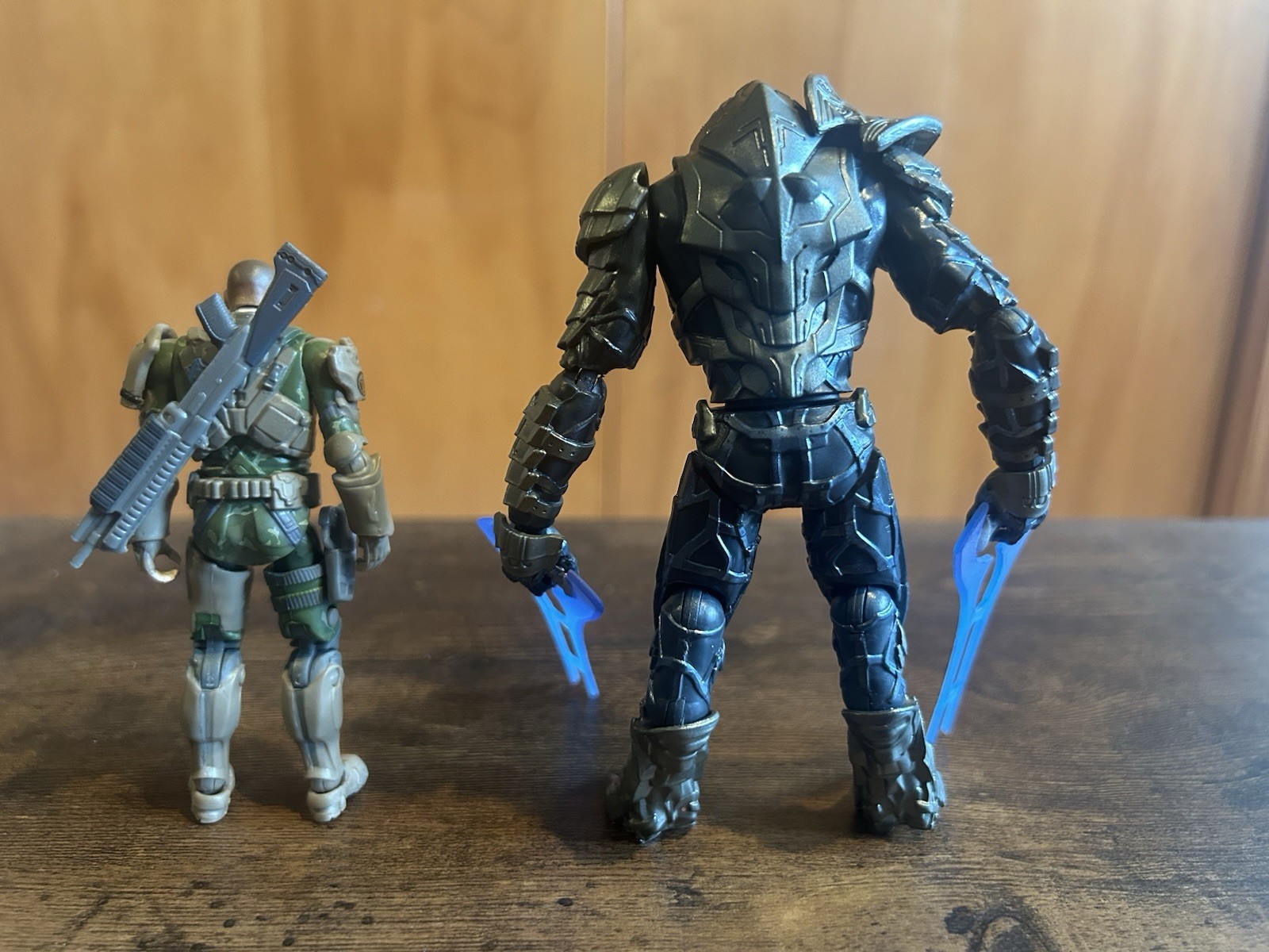 Jazwares World Of Halo Sqt. Forge & Arbiter Moramee 1:18 Scale Action ...