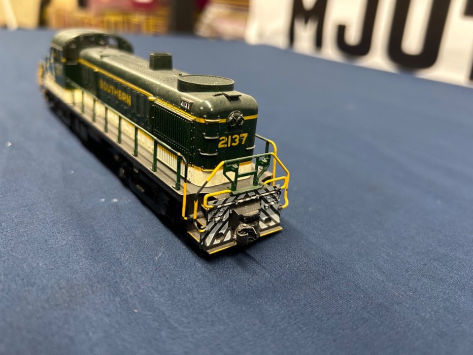 Atlas/Kato HO Southern #2137 RS3 Diesel Engine DC NO BOX | eBay
