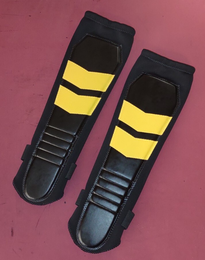 ⭐⭐⭐⭐⭐ KICKPADS Black with Yellow Chevrons Pro Wrestling Gear - TRUNKS ...