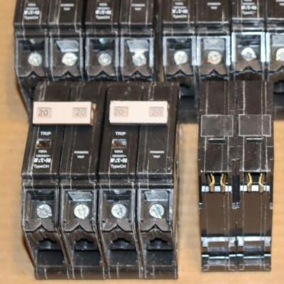 One Eaton Cutler Hammer CHF220 2 Pole 20 Amp Breaker CH220 with Flag | eBay